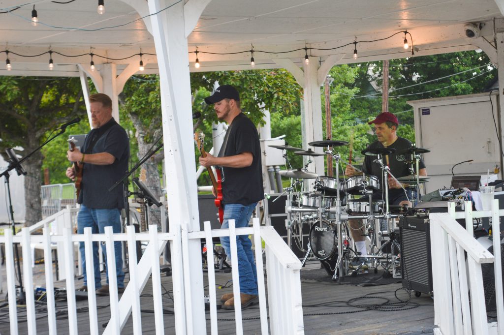 Taking In Hurricane’s Pop-Up Concert - Hurricane Breeze Newspaper