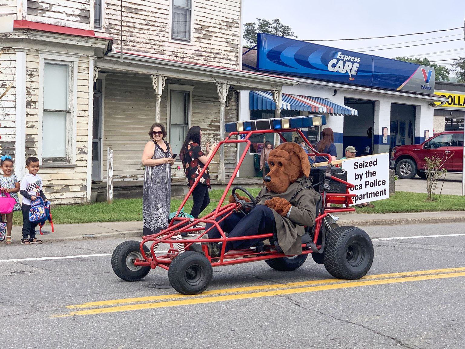 Local Parades: Buffalo All Horse Parade, Poca Fall Festival Parade, and ...
